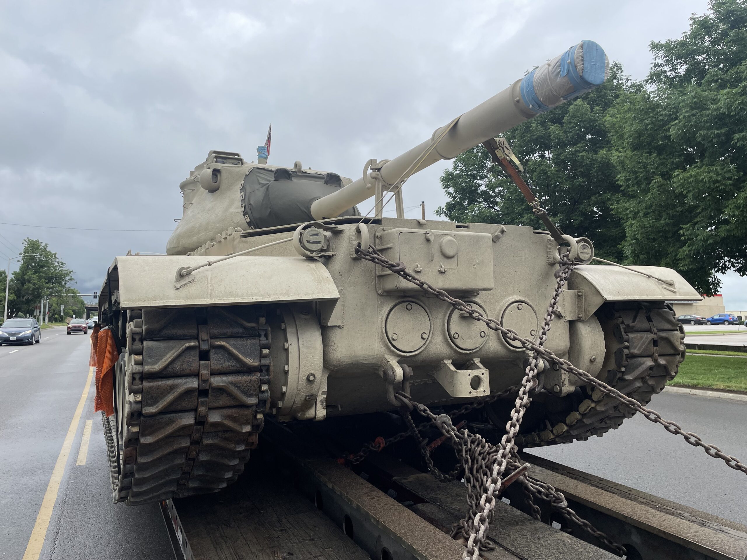 Tank bound for Arkansas makes a stop in North Lawrence | News, Sports ...